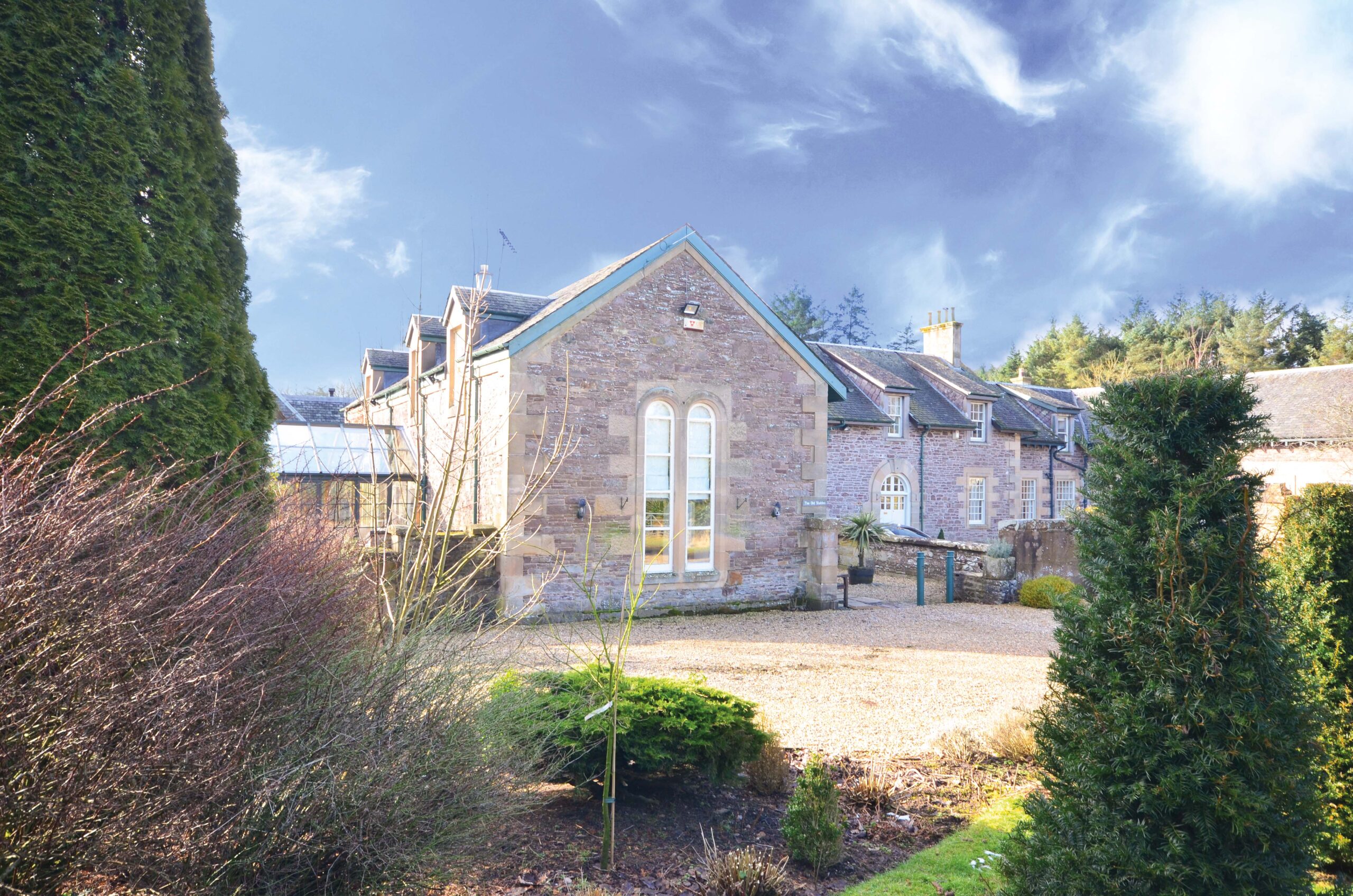Unique Homes: The Old Stables, Stonebyres Estate | Clyde Property