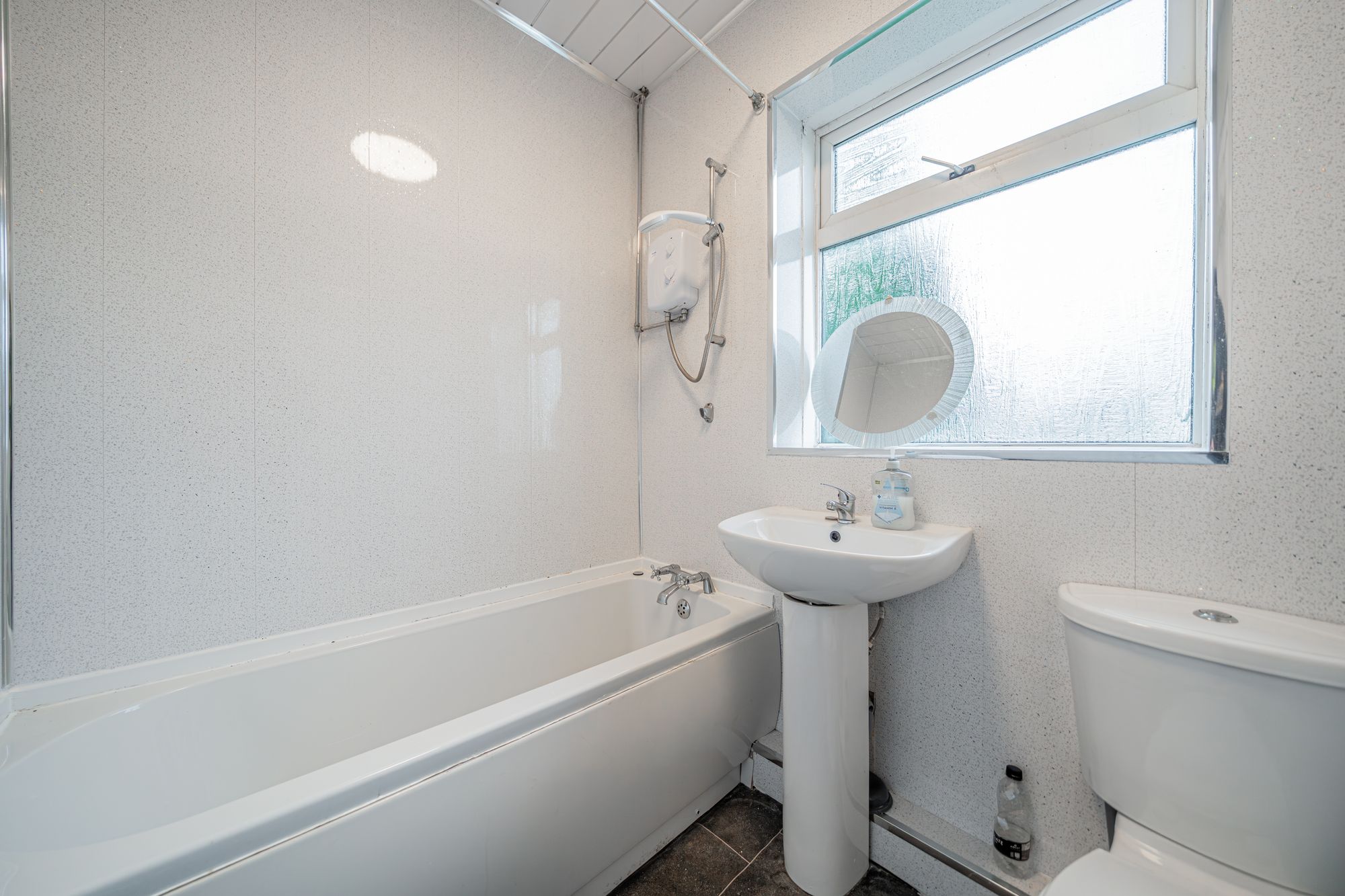 Braefield Drive, Thornliebank, G46 – Clyde Property Ltd